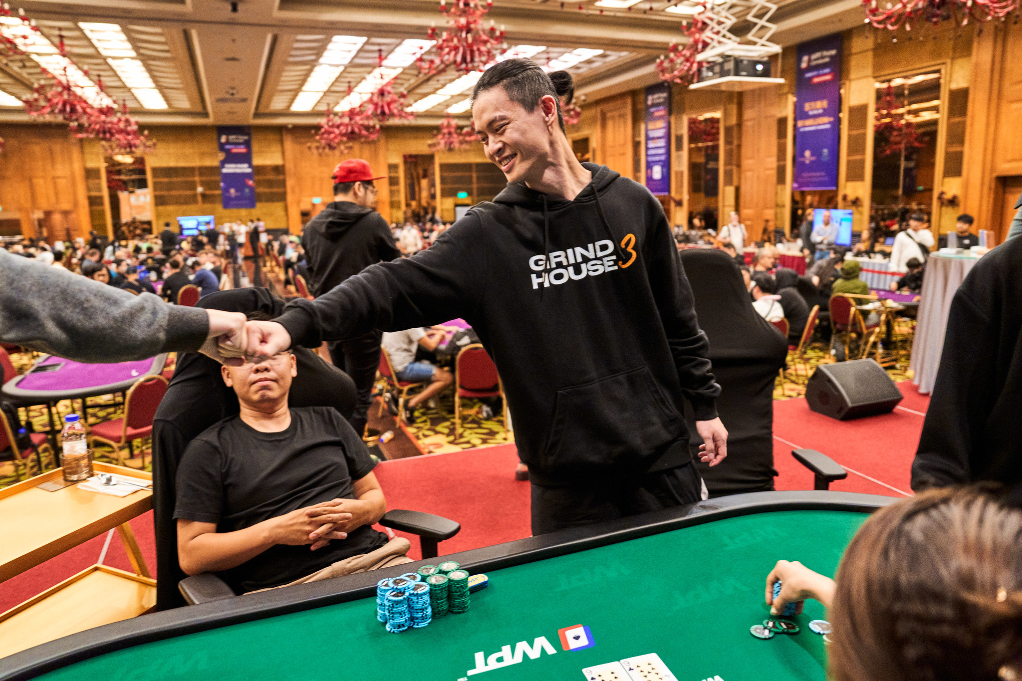 메인 이벤트 파이널 테이블, Charlie Chiu 4위 | 블러프앤캐치